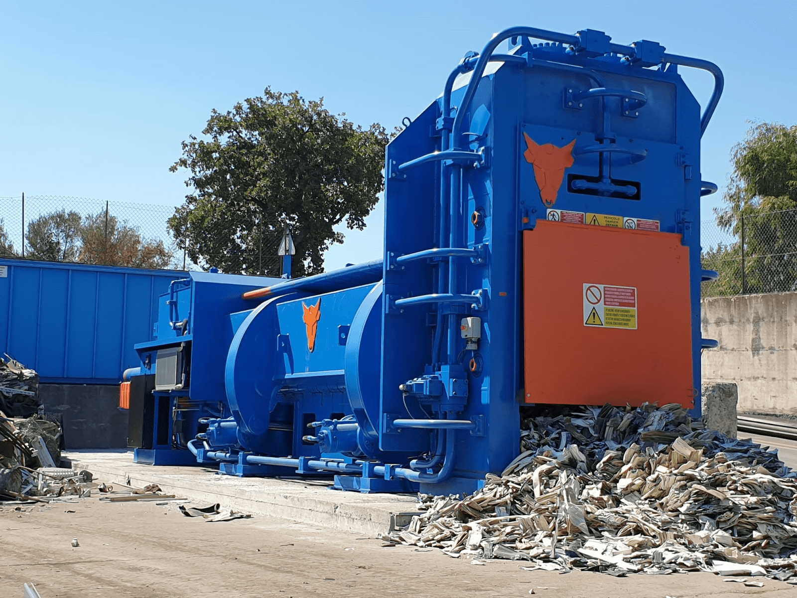 Baler Machine: What Is It? How Does It Work? Types & Parts